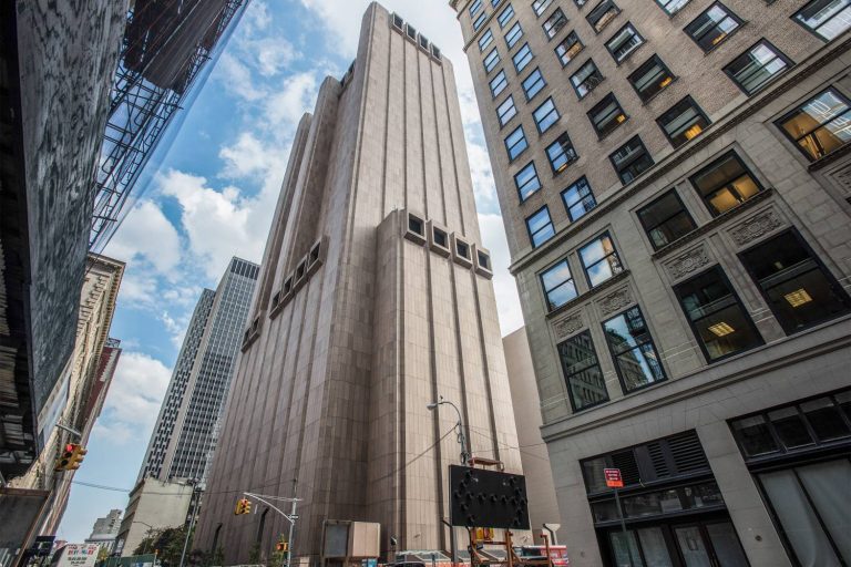 Windowless Buildings: Four Reasons Why They Aren’t Needed