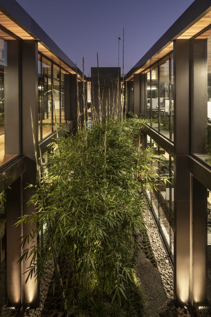 This Relaxed & Beachy California Office Space By Blitz Explores Dualities