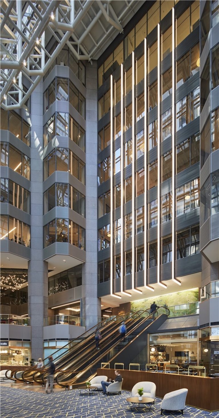 Stantec Modernizes The 70 West Madison Amenities Space in Chicago