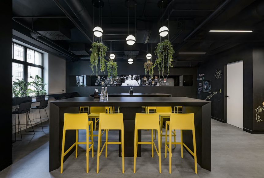AB Games By Bolshakova Interiors: A Sophisticated and Colorful Kyiv HQ