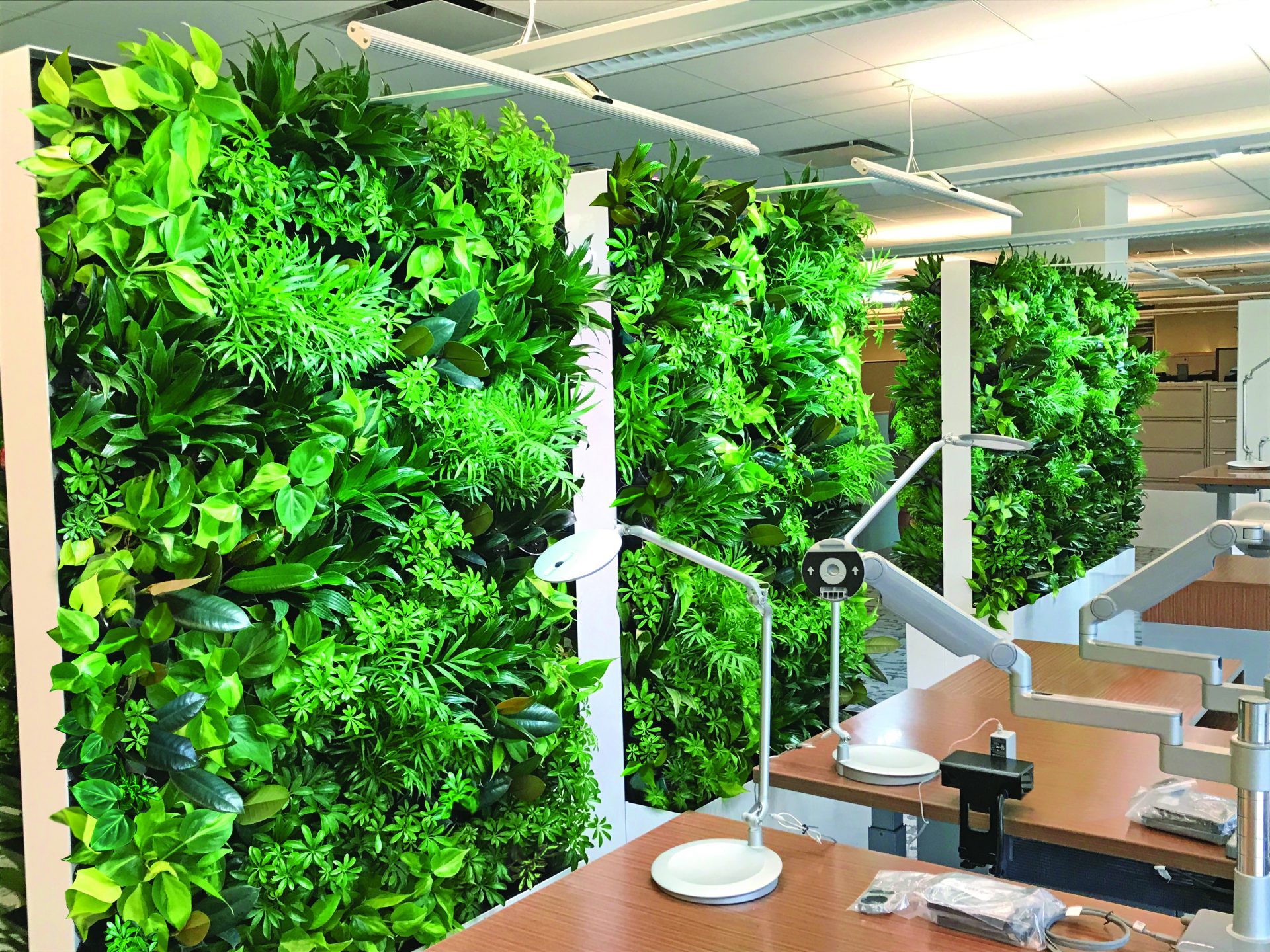 MOBILE Versa Wall Offers Flexibility And Health Benefits At Work