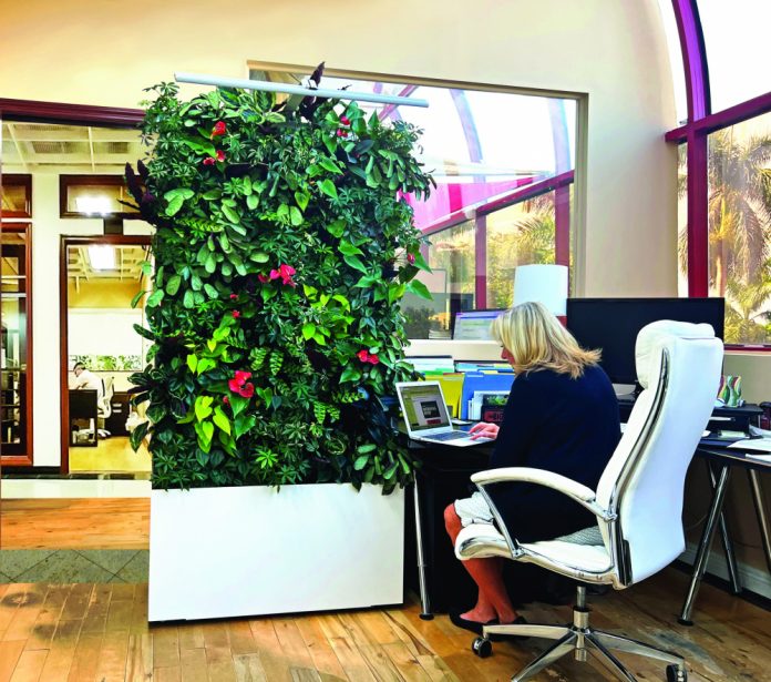 MOBILE Versa Wall Offers Flexibility And Health Benefits At Work