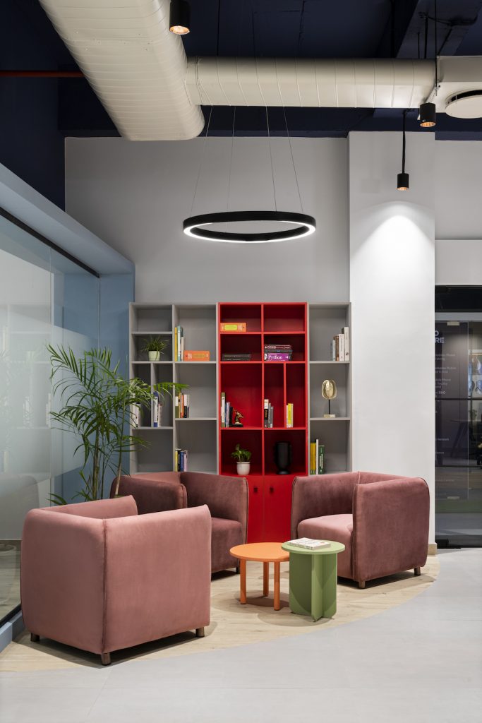 Step Inside This Vibrant And Unique Hybrid Office By Artystry