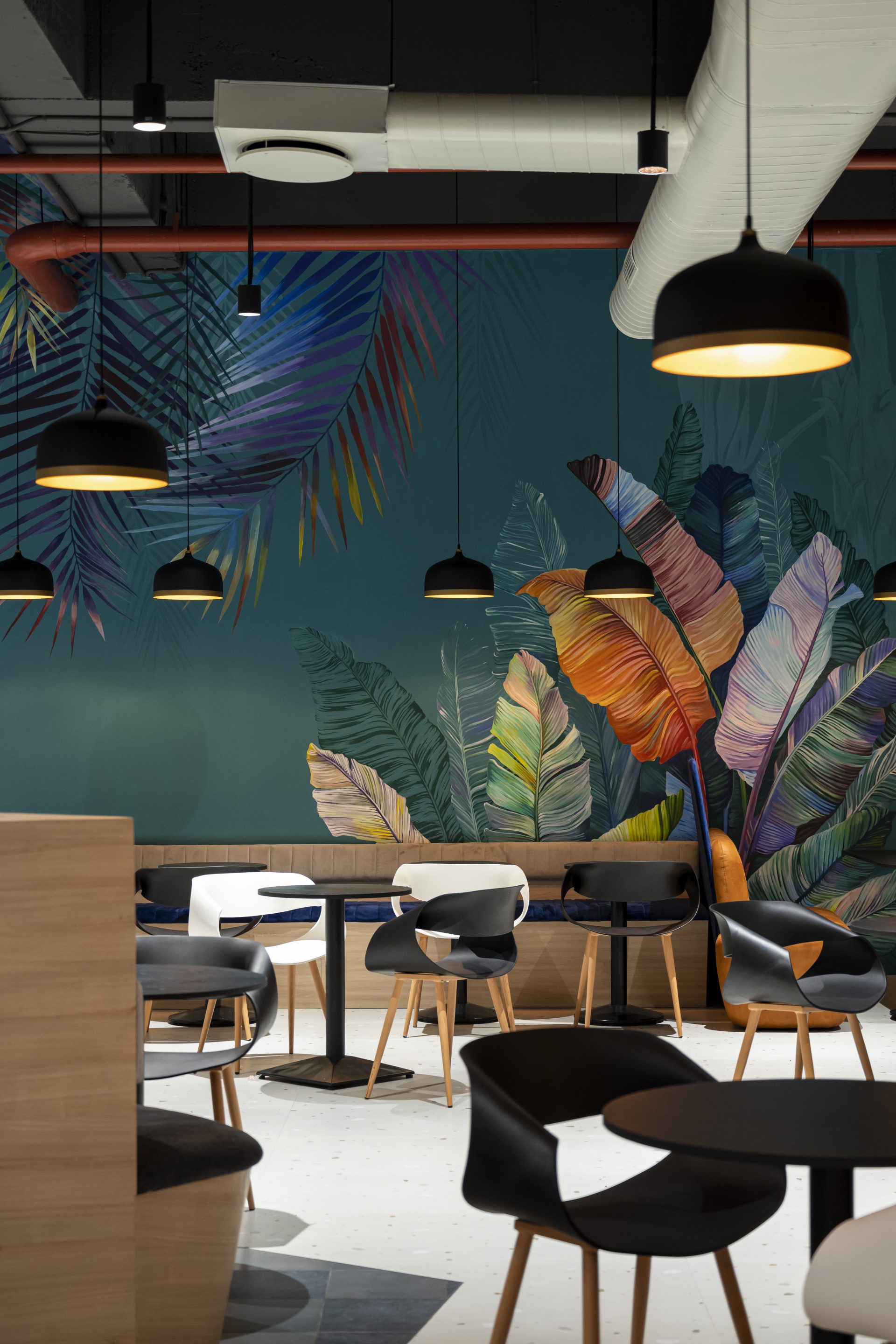Step Inside This Vibrant And Unique Hybrid Office By Artystry