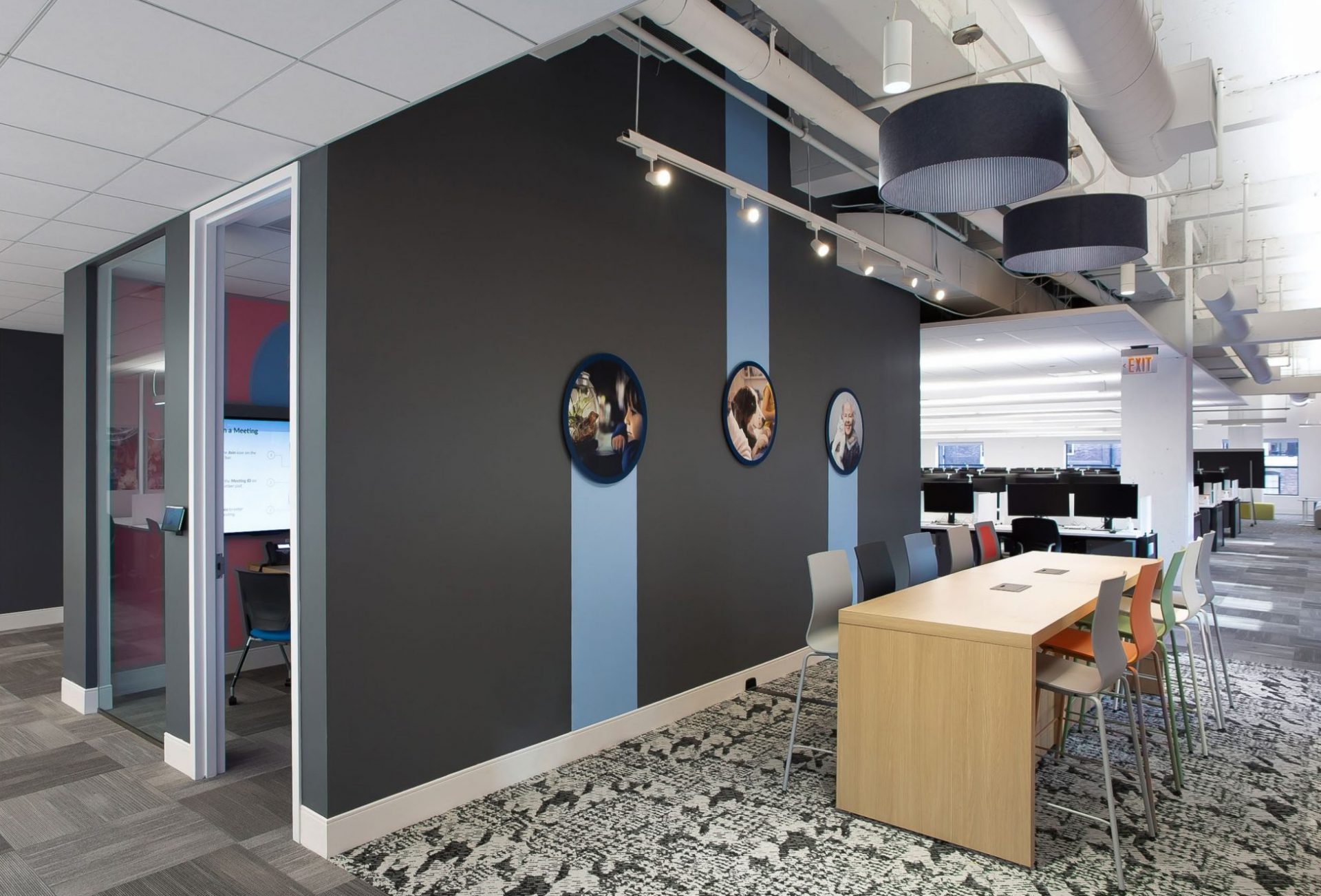 Exploring the Psychology of Interior Design in the Workplace