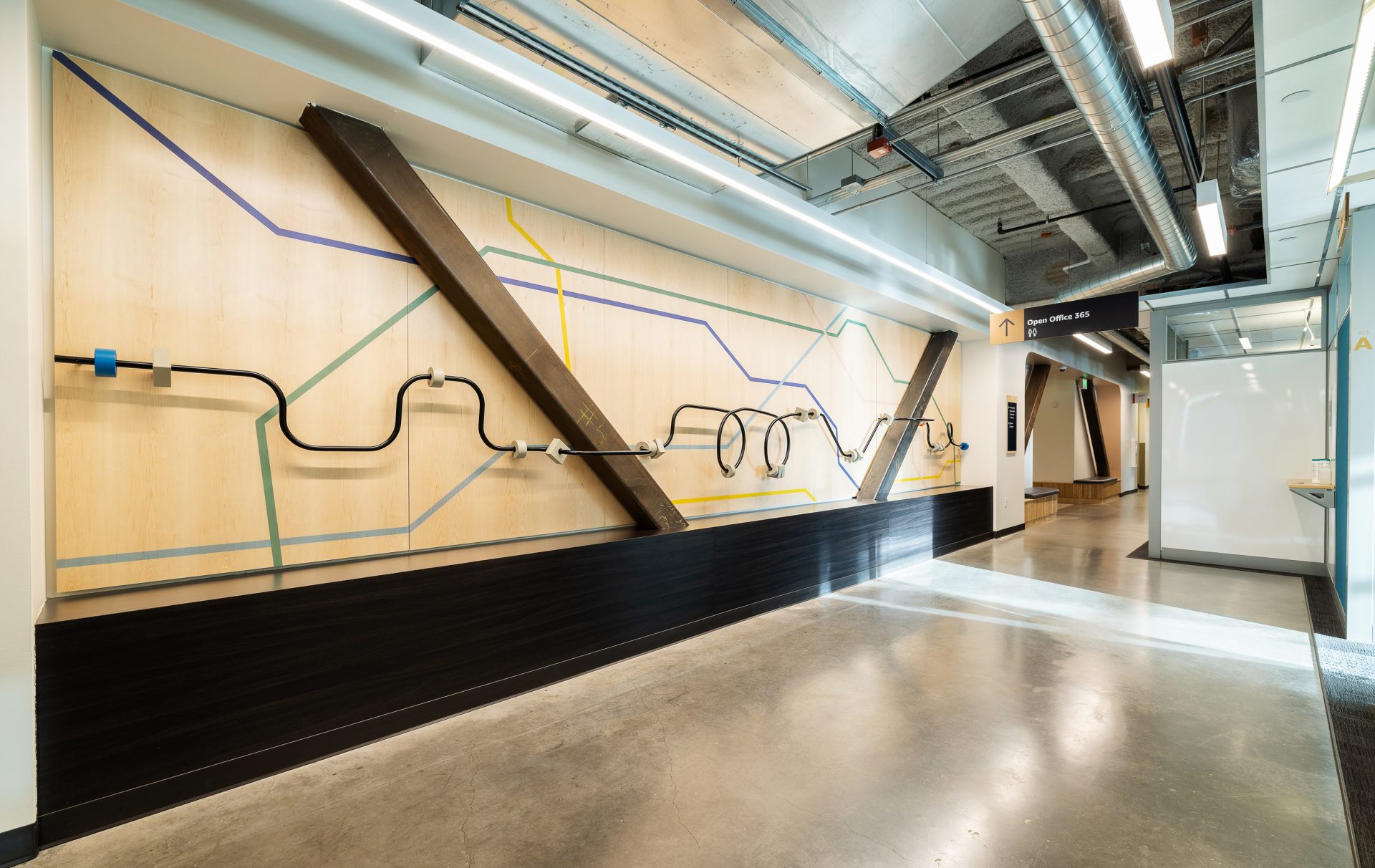 Cushing Terrell Turns Tenant Improvements into an Art-Gallery in ...