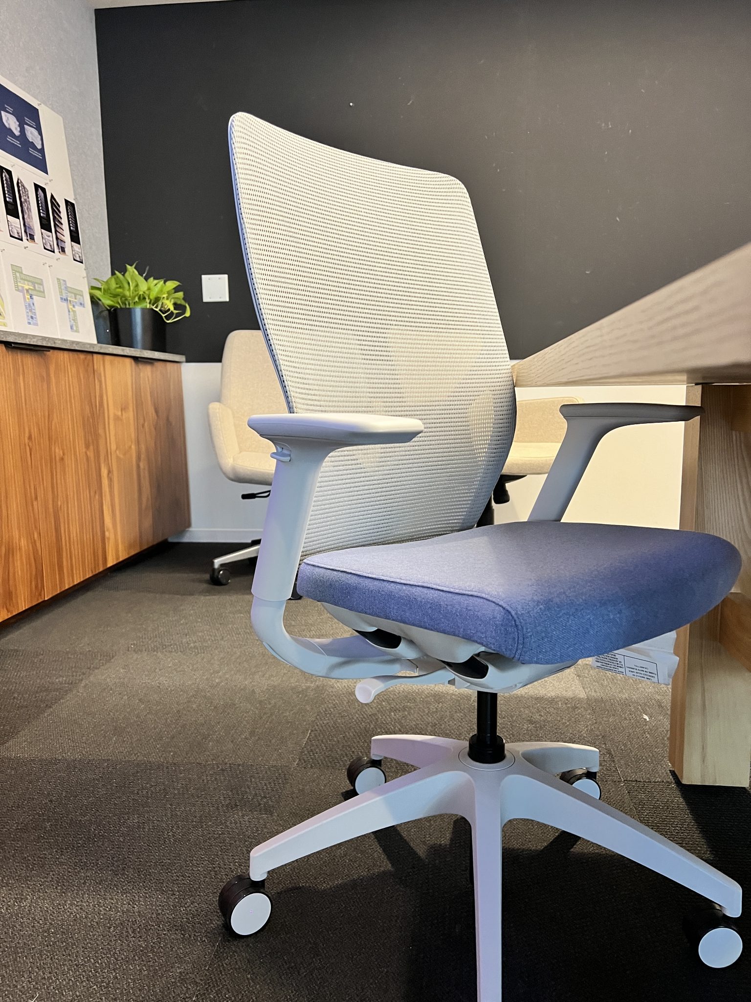 Chair of the Month Review: Flexion by The HON Company - Work Design ...
