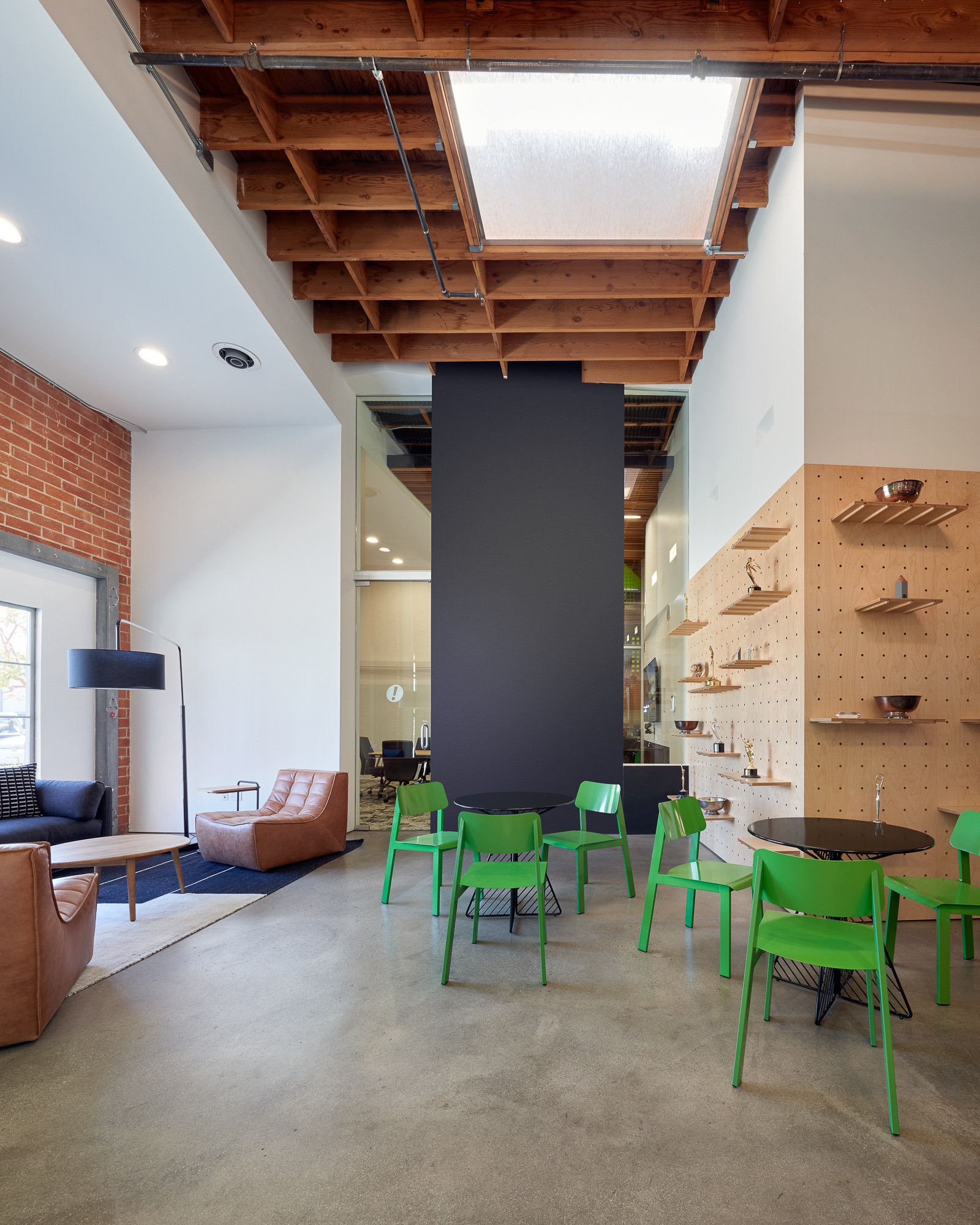ODAA Injects WongDoody's Quirky Personality into their LA Office - Work ...