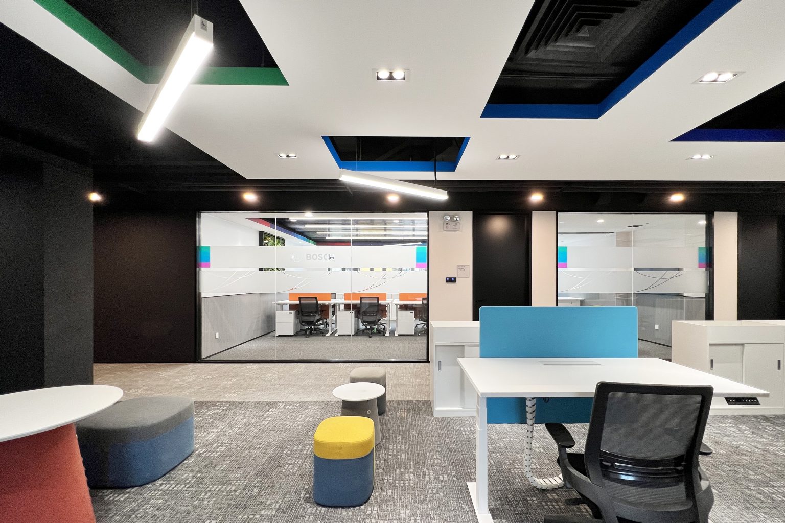 Integrating Corporate Identity into a BOSCH's Shenzhen Office by LxB ...