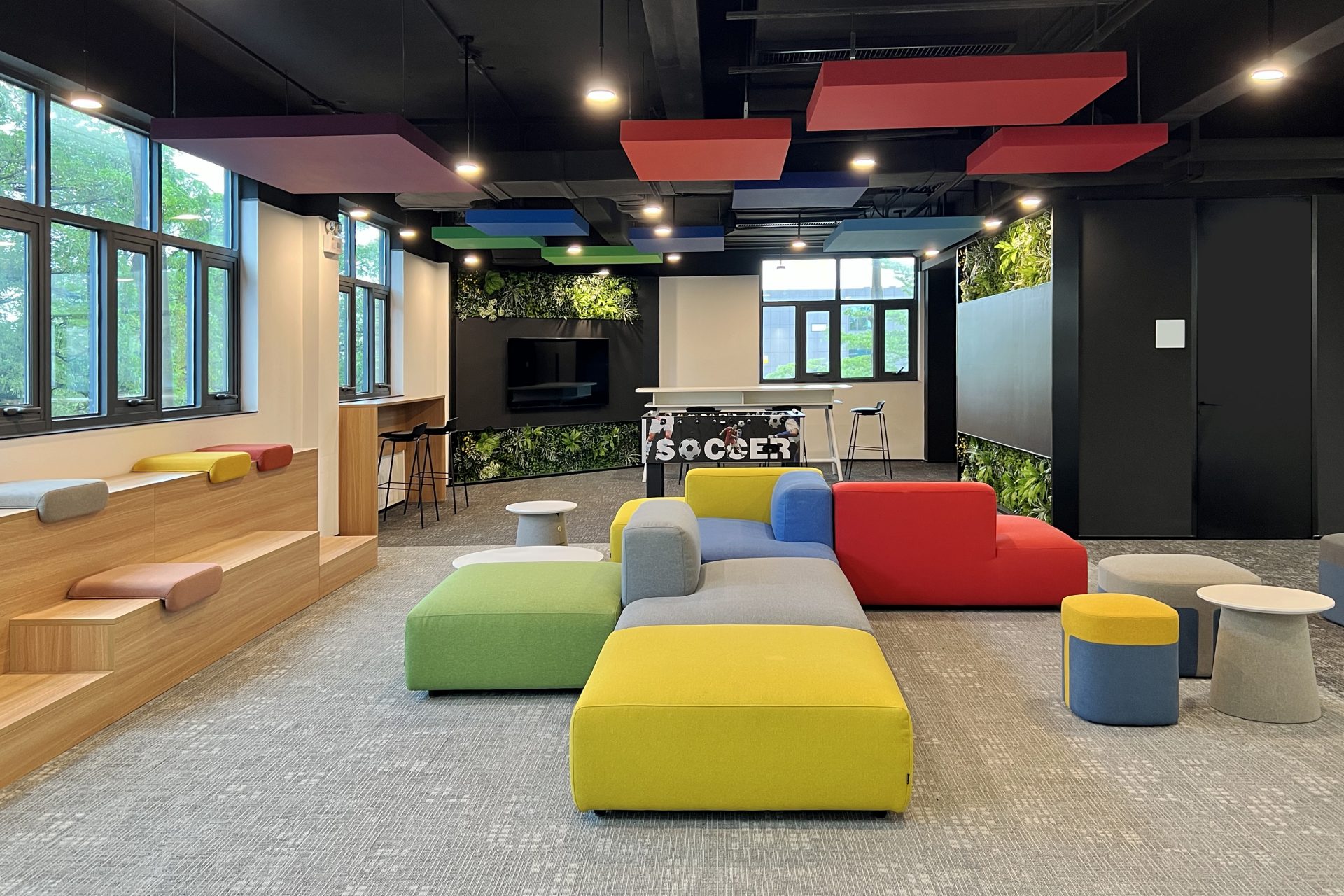 Integrating Corporate Identity into a BOSCH's Shenzhen Office by LxB - Work Design Magazine