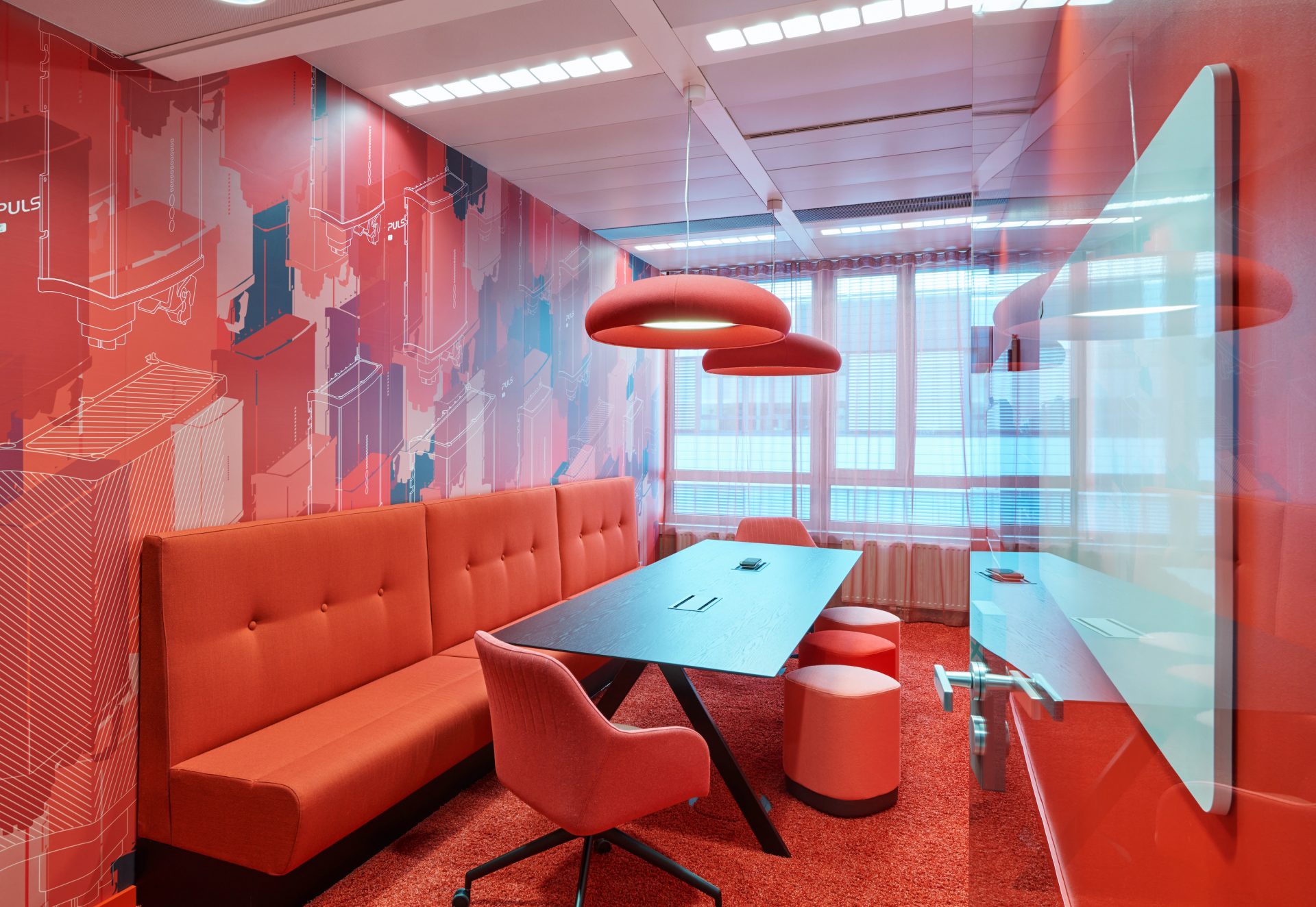 PULS Vario's Dynamic Work Environment by Evolution Design - Work Design ...