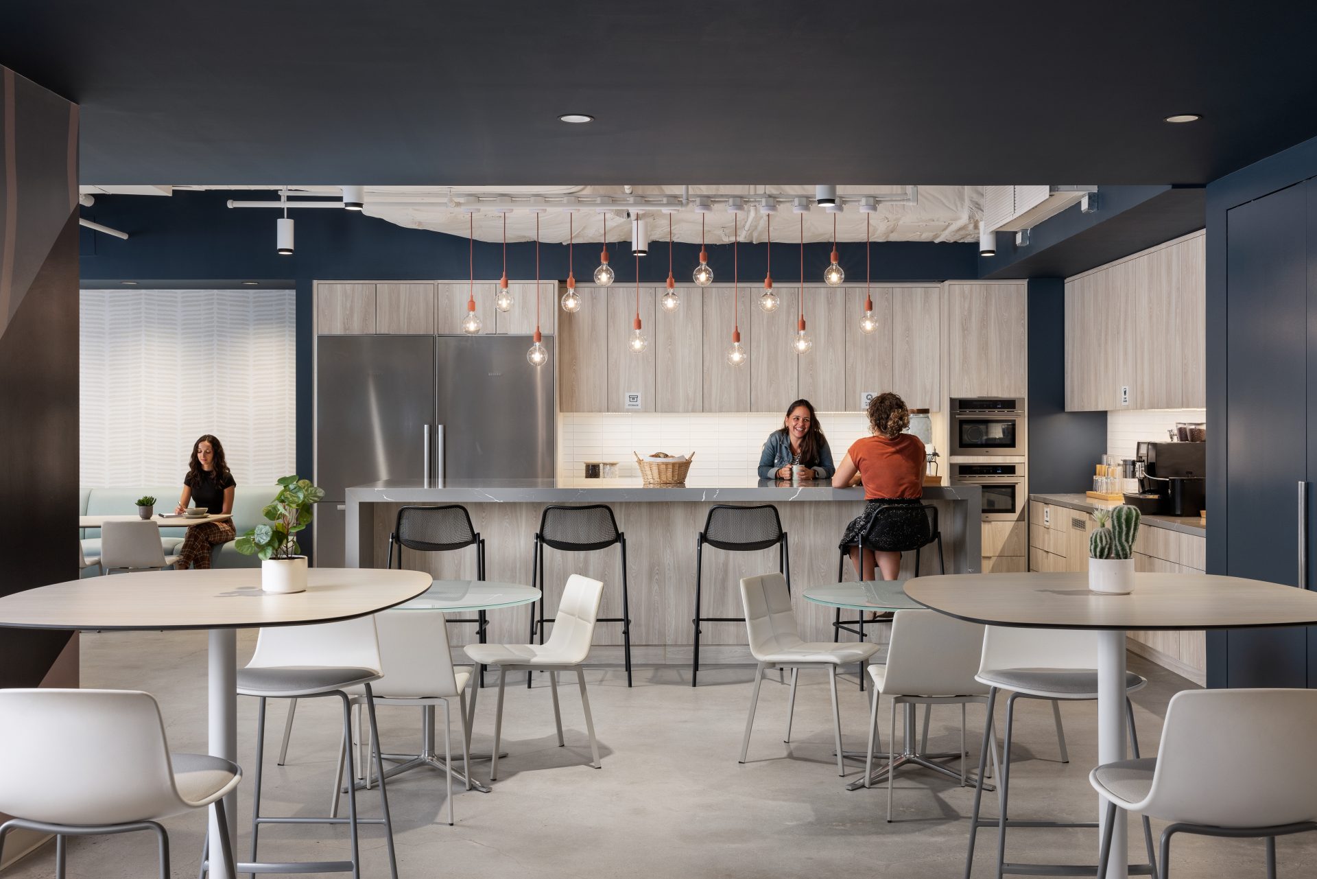 Two Cities are Better Than One - Tour Omnicom's Melville, NY Office ...