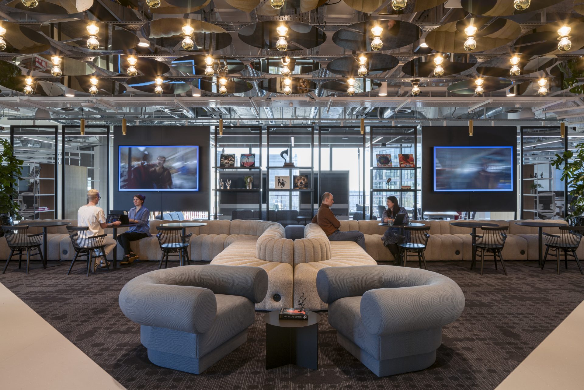 Gensler Creates an Ultra-Connected London HQ for Virgin Media O2 - Work ...