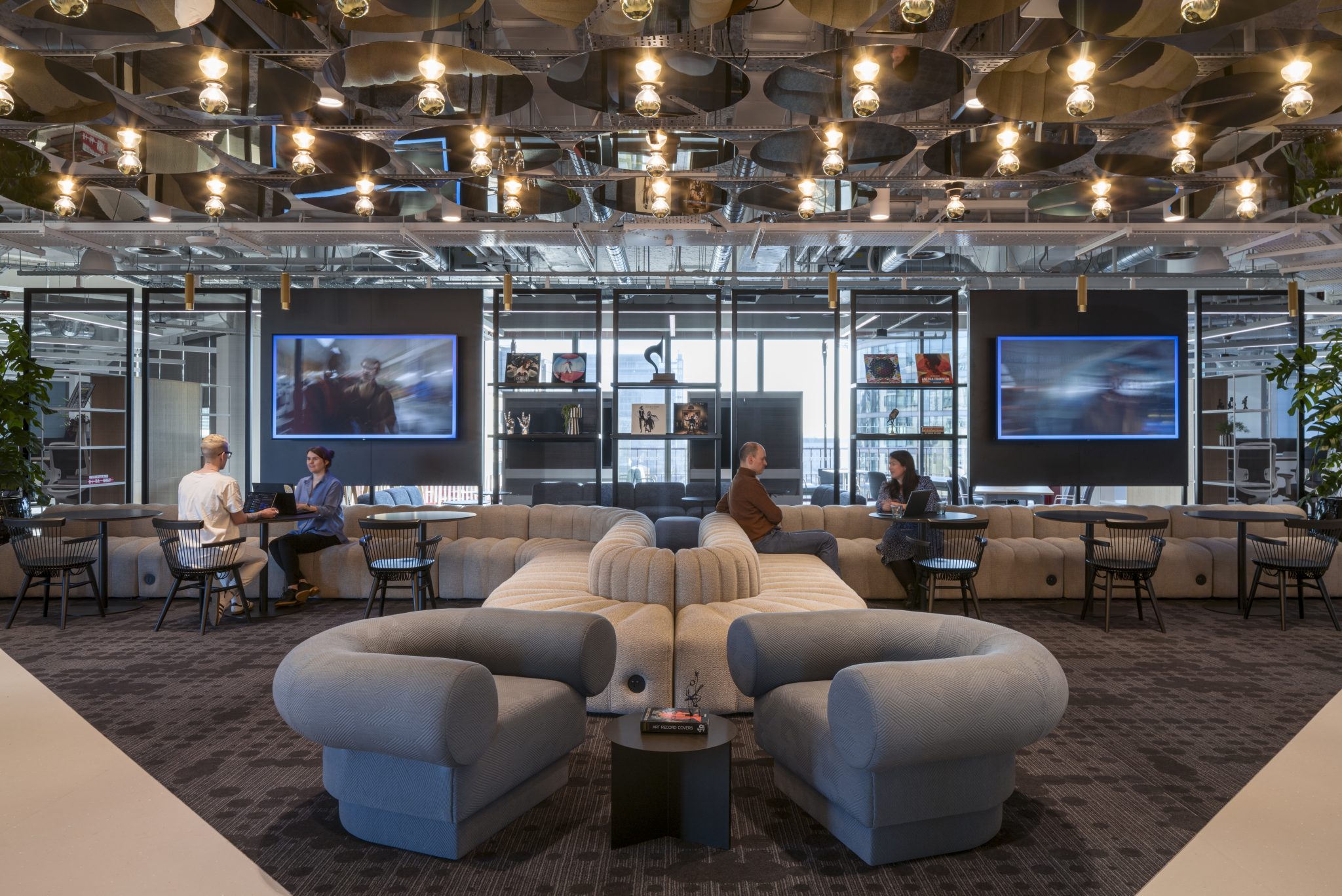 Gensler Creates an Ultra-Connected London HQ for Virgin Media O2 - Work ...