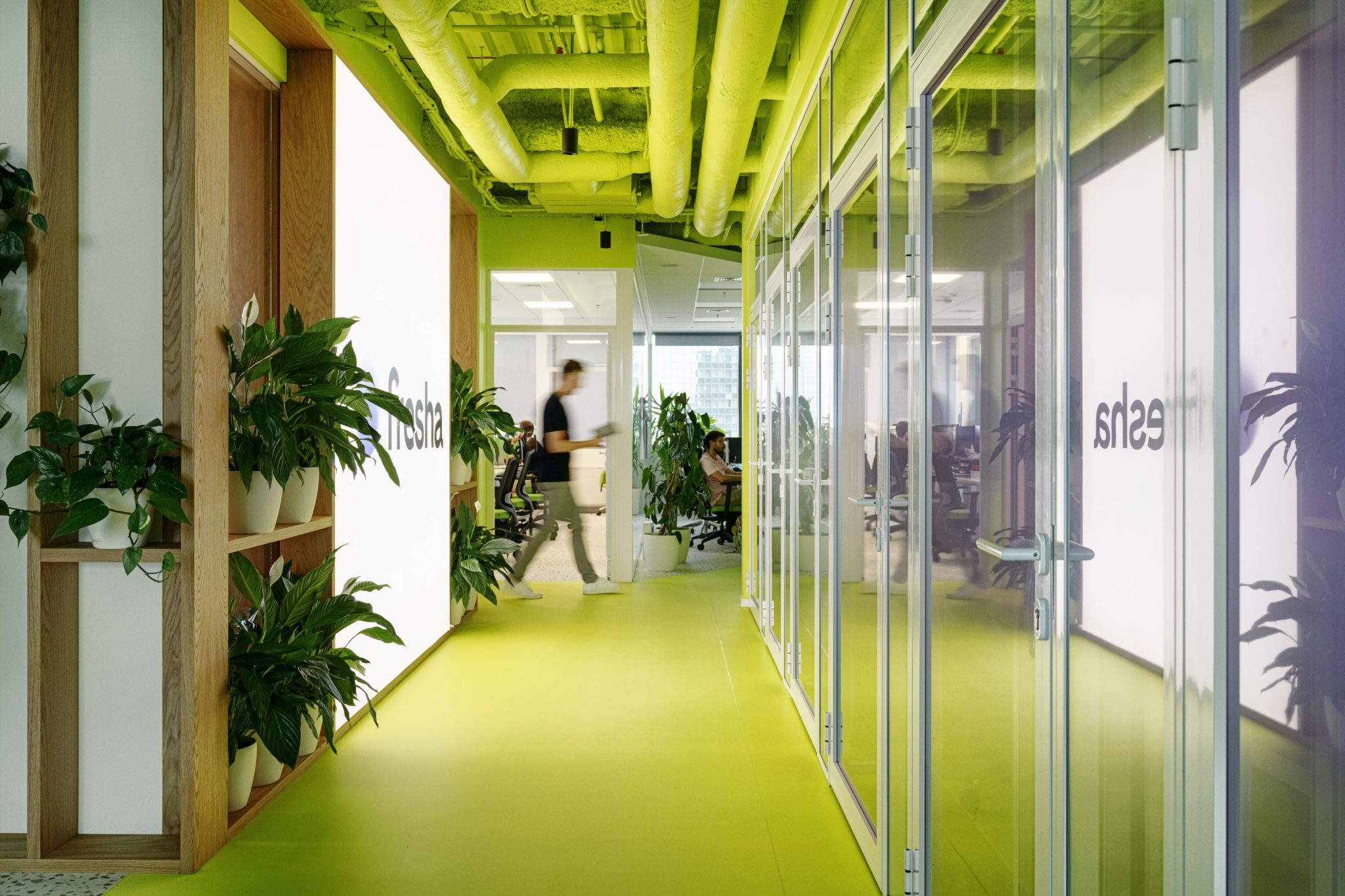 Fresha’s Warsaw Office Redefines the Modern Workplace with Bold Color ...